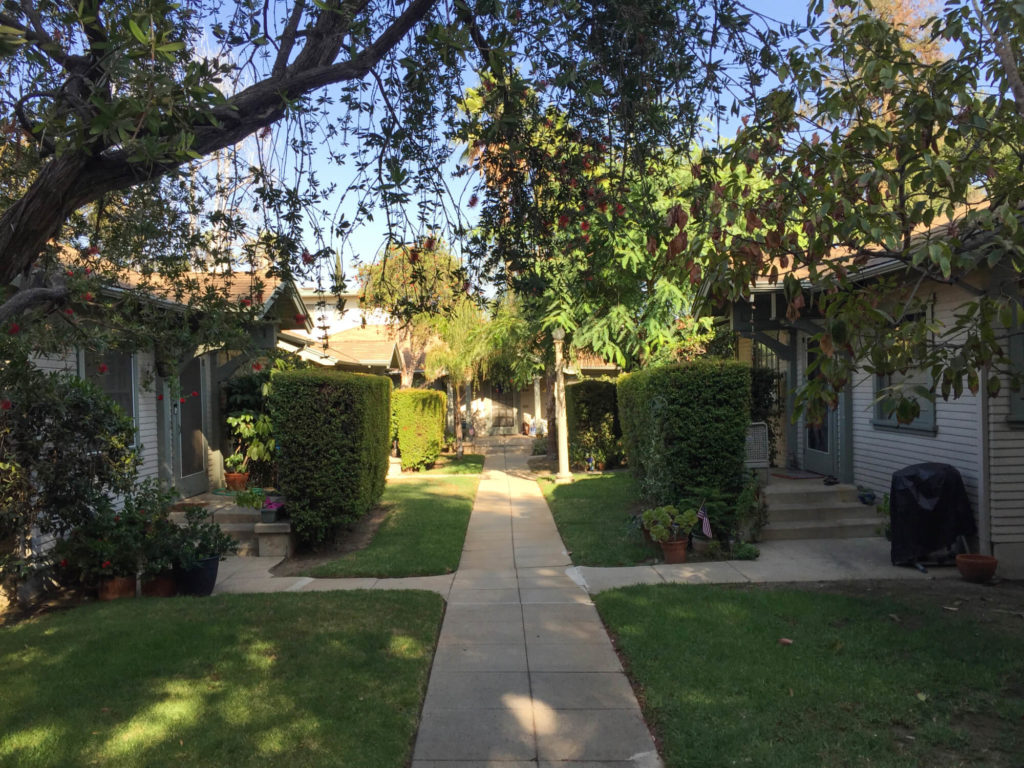 Allowing cottage courts in Chicago requires changing the zoning code ...